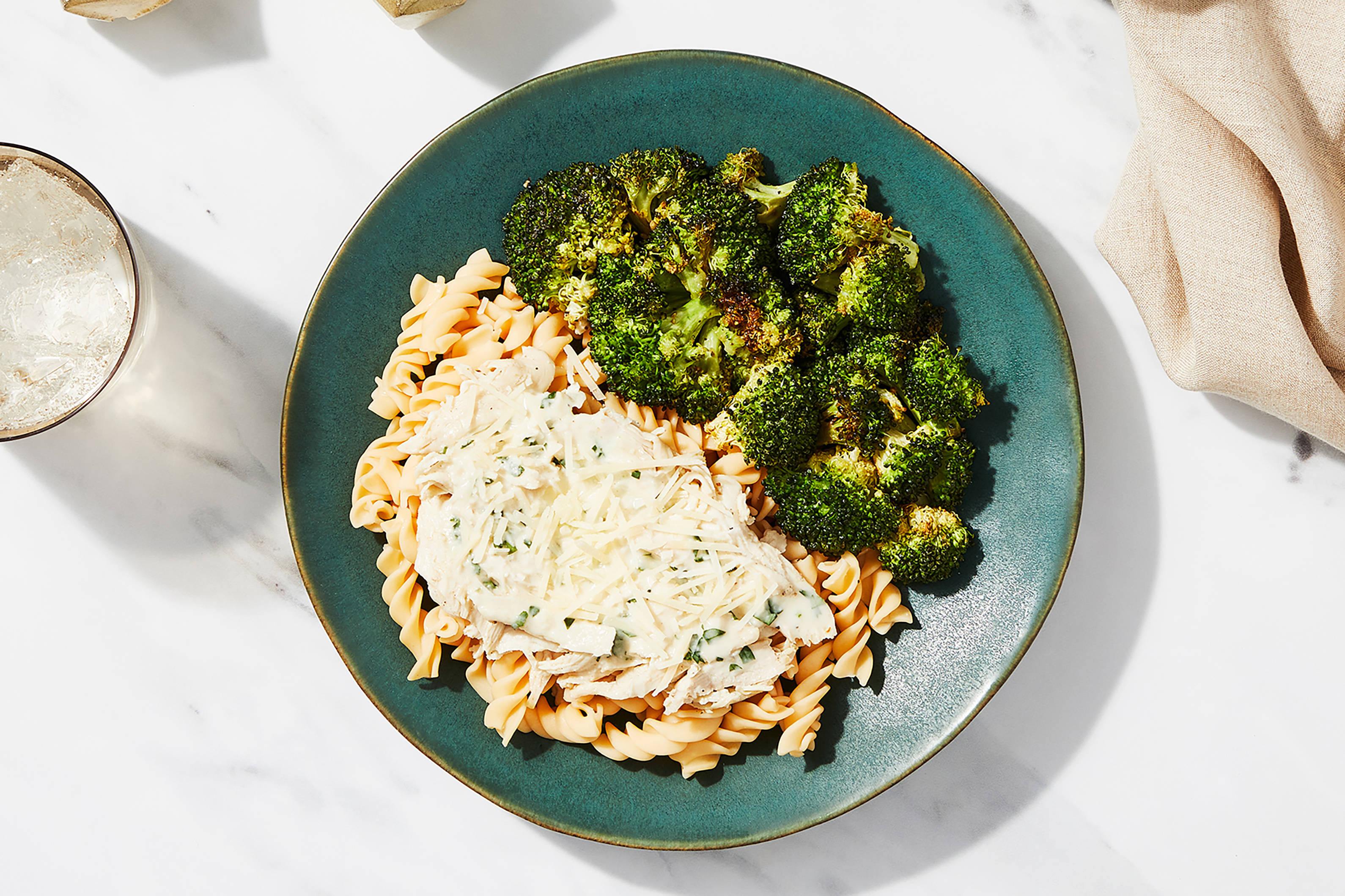 Chicken Alfredo Pasta with Red Lentil Fusilli & Roasted Broccoli - Factor